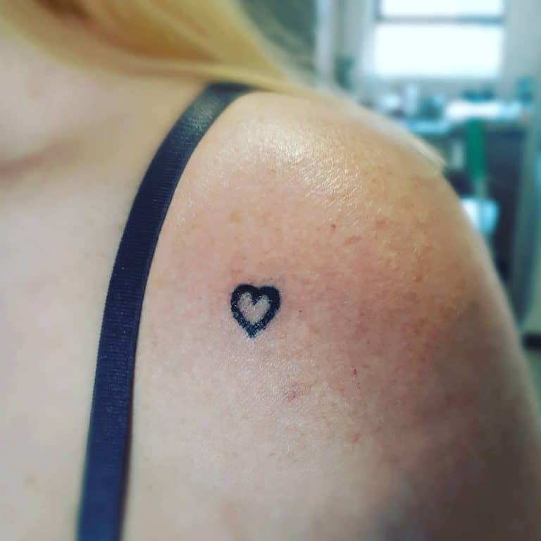 Minimalist Heart Outline Tattoo Ideas for a Subtle Look