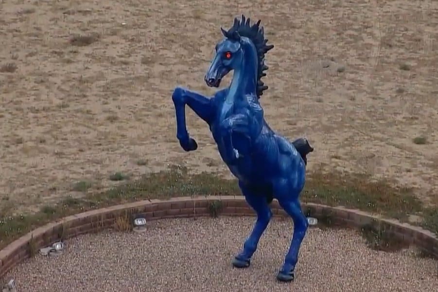 10 Creepy Statues That Will Scare the Pants Off You