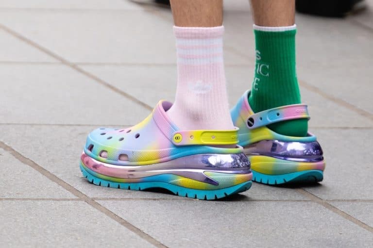 22 of the Worst Fashion Trends We Hope Never Come Back