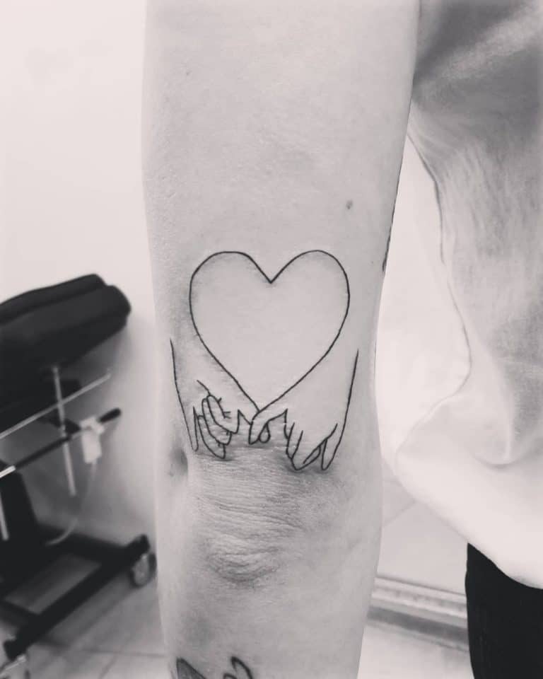 Minimalist Heart Outline Tattoo Ideas for a Subtle Look