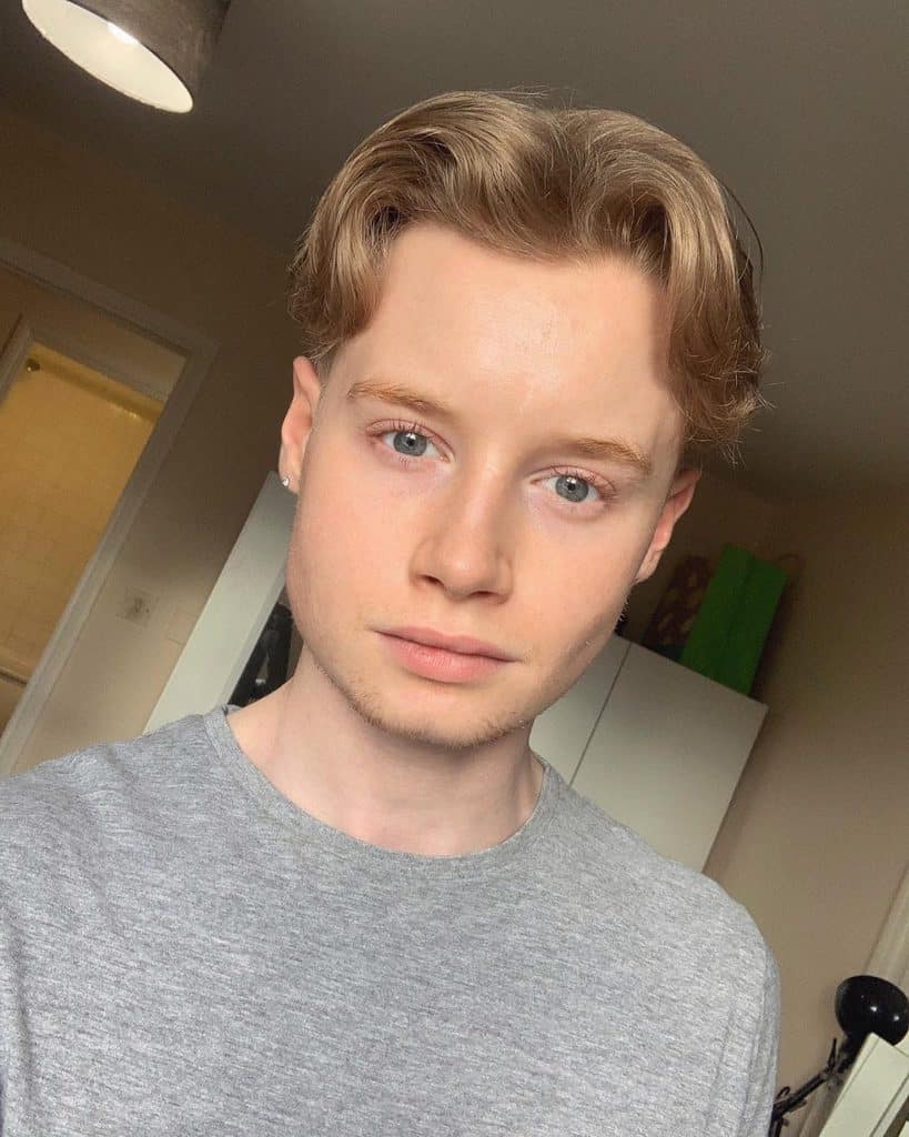 35 Cool Curtain Haircuts for Men