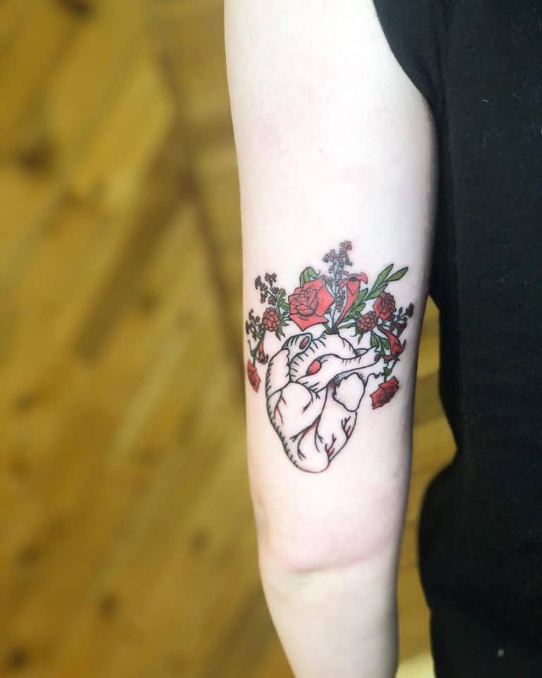Minimalist Heart Outline Tattoo Ideas for a Subtle Look