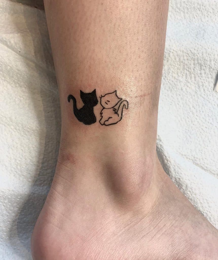 100+ Small and Simple Cat Tattoo Ideas