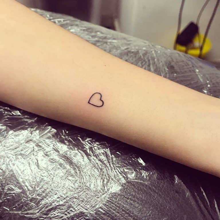 Minimalist Heart Outline Tattoo Ideas for a Subtle Look