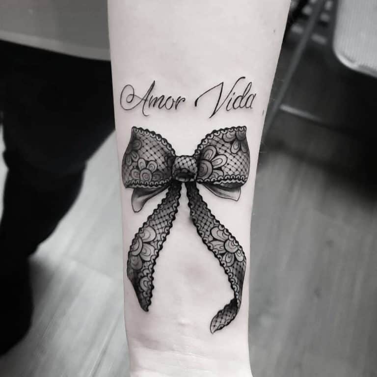 103 Best Lace Tattoos [2024 Inspiration Guide]
