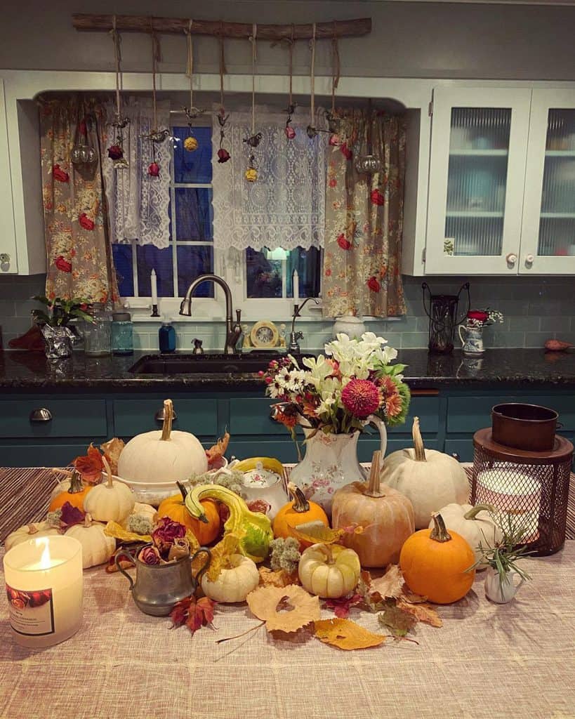 Elegant Kitchen Curtain Ideas to Complement Your Culinary Space