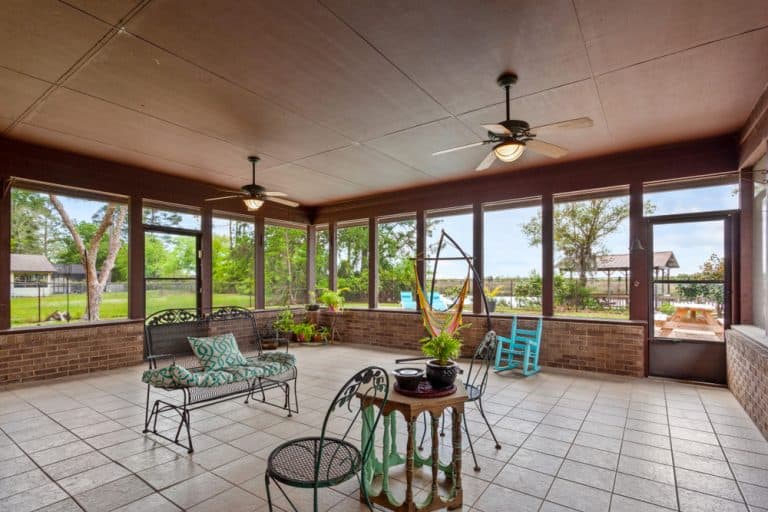 Comfortable and Elegant Enclosed Patio Design Ideas