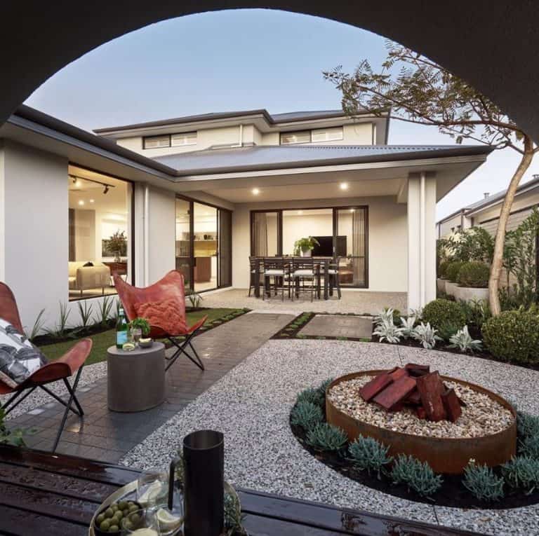 Charming and Stylish Garden Decor Ideas for Every Season