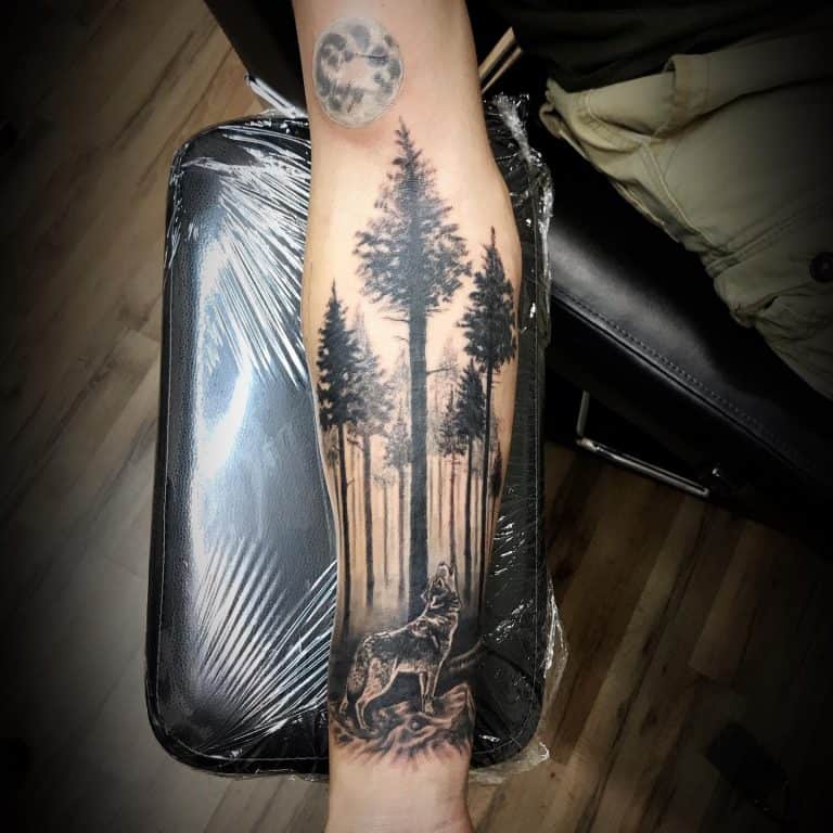 Cool Howling Wolf Tattoo Ideas and Their Meaning