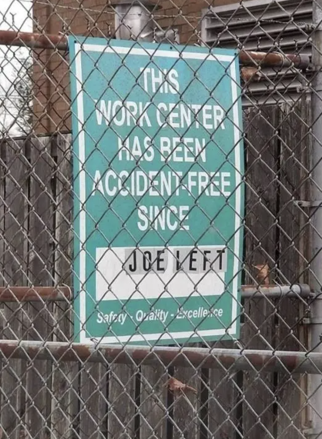 25 Funny Signs That Will Give You a Chuckle