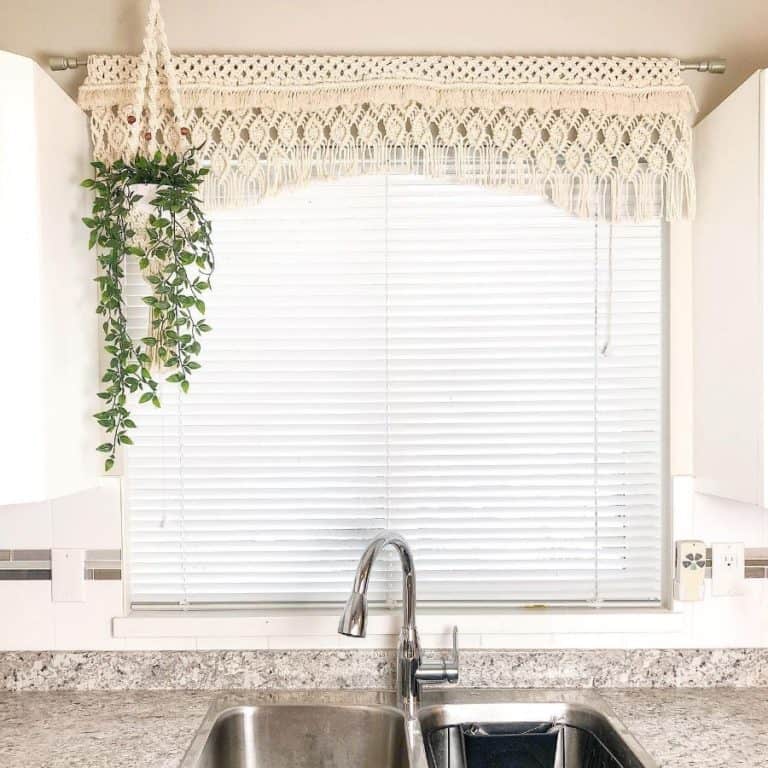 Elegant Kitchen Curtain Ideas to Complement Your Culinary Space