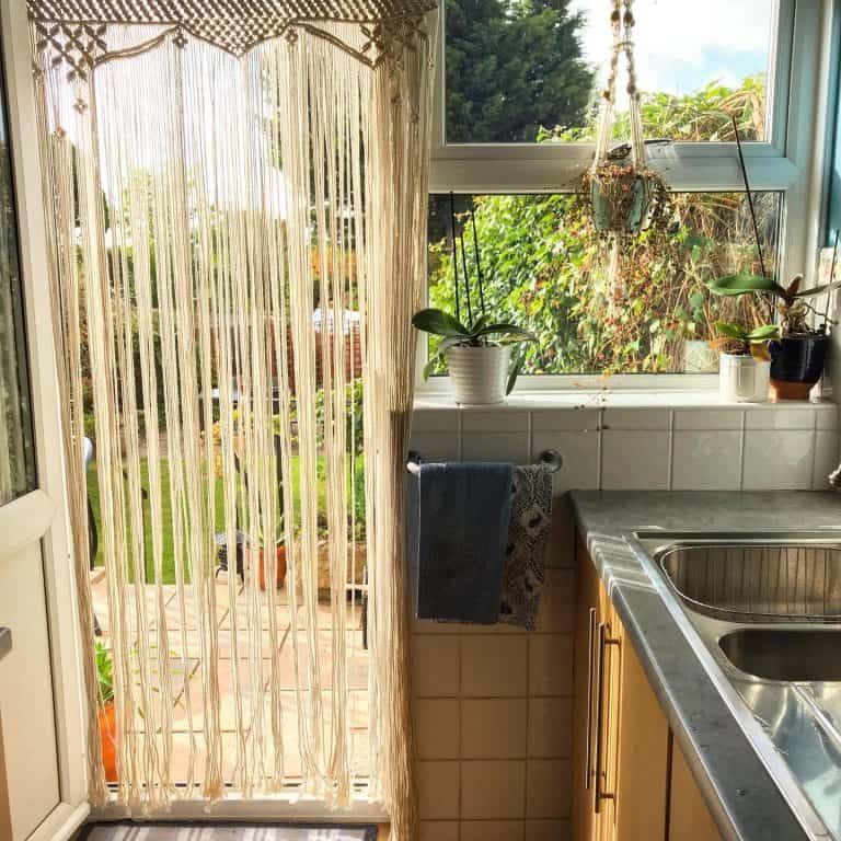 Elegant Kitchen Curtain Ideas to Complement Your Culinary Space