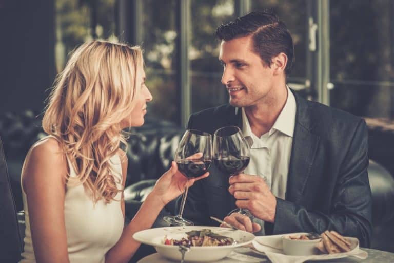 What To Wear on a First Date: A Handy Guide for Men